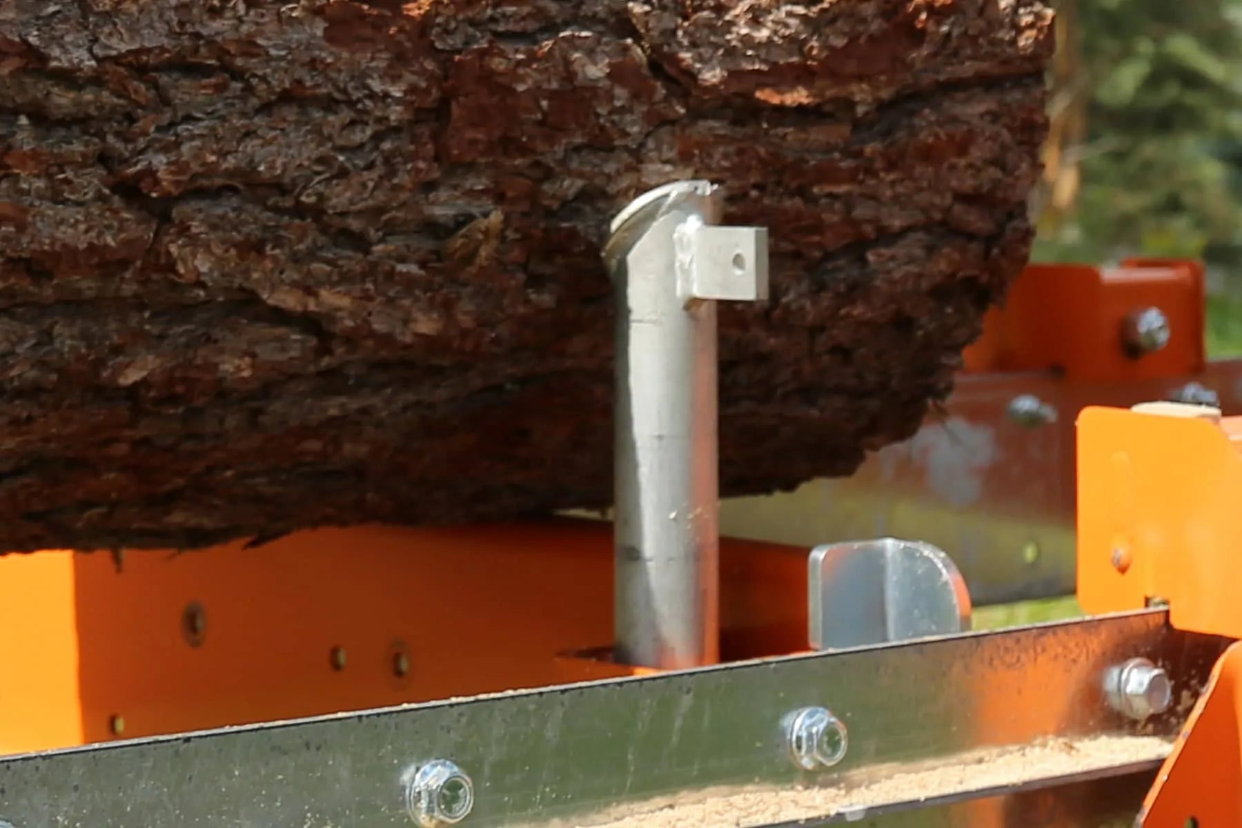 Log Rest Kit (1 rest with bracket) for MN27 & LM30 – Norwood Sawmills